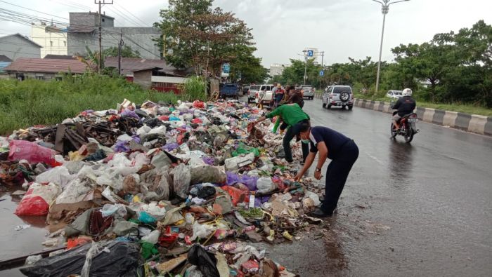Sampah Sisa Banjir Di Kalsel Capai Belasan Ribu Ton