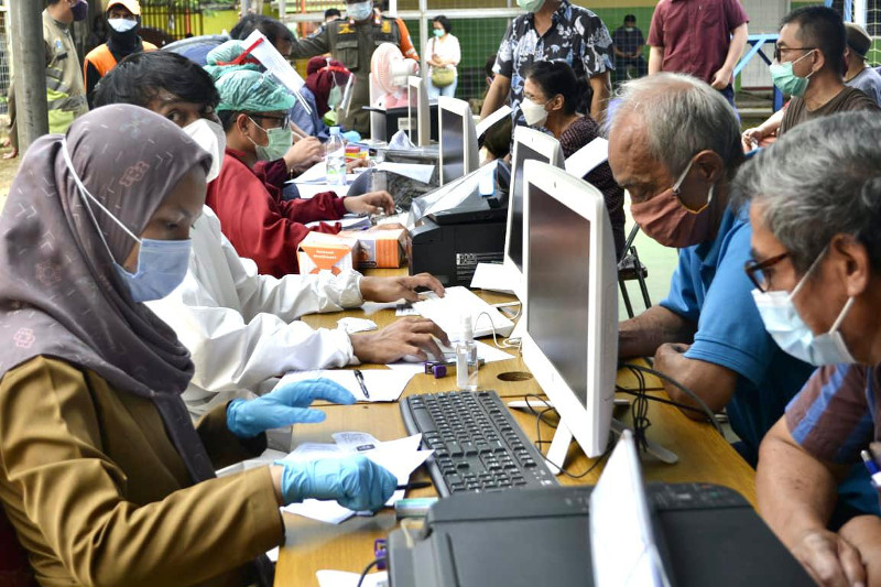 750 Lansia Ikut Vaksinasi Dinamis di SMKN 56 Pluit