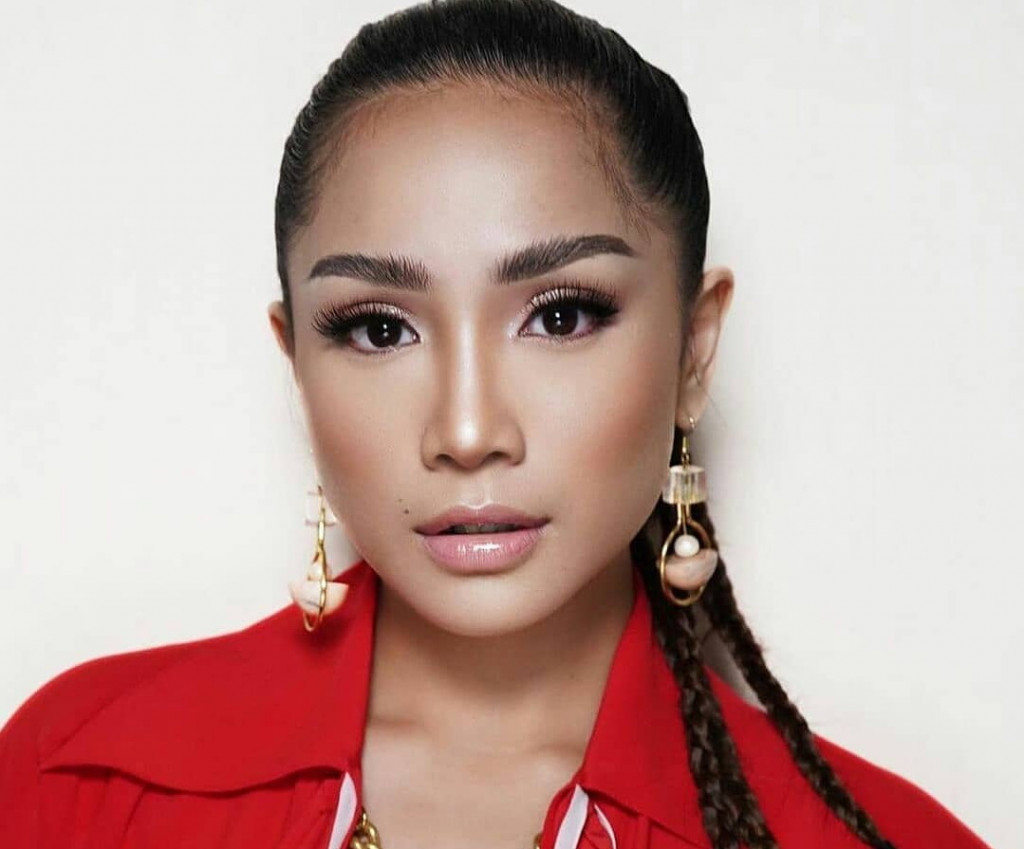 Nagita Slavina Menangis, Akui Tak Dekat dengan Ayahnya Nagita Slavina Menangis, Akui Tak Dekat dengan Ayahnya