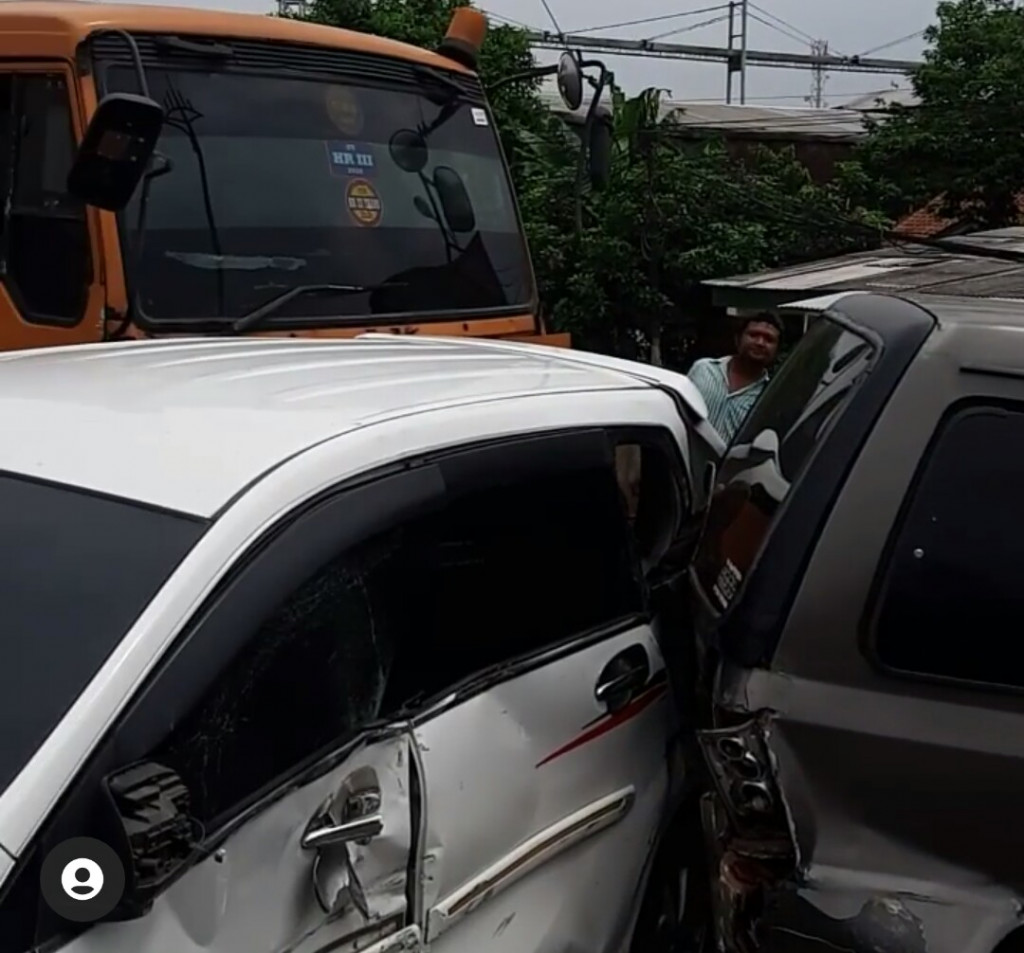 Lima Mobil Terlibat Kecelakaan Beruntun di Bekasi