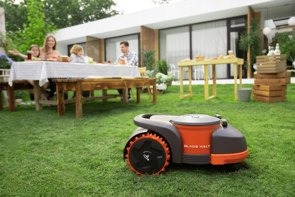 Segway Kini Produksi Robot Mesin Pemotong Rumput