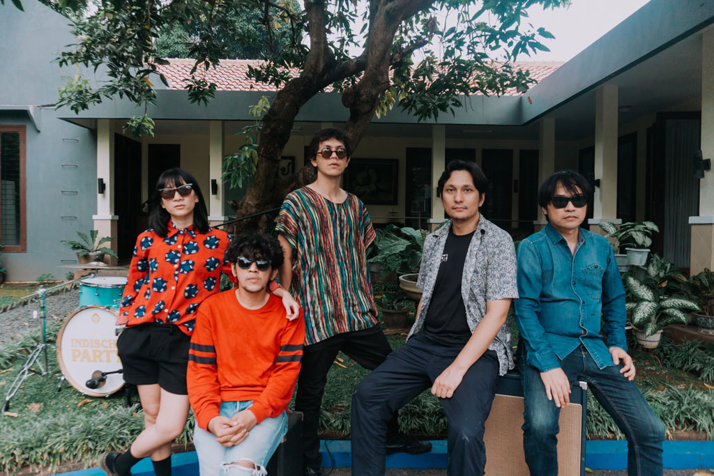 Indische Party Rilis Album Mini The Highest Stars dalam Format Kaset