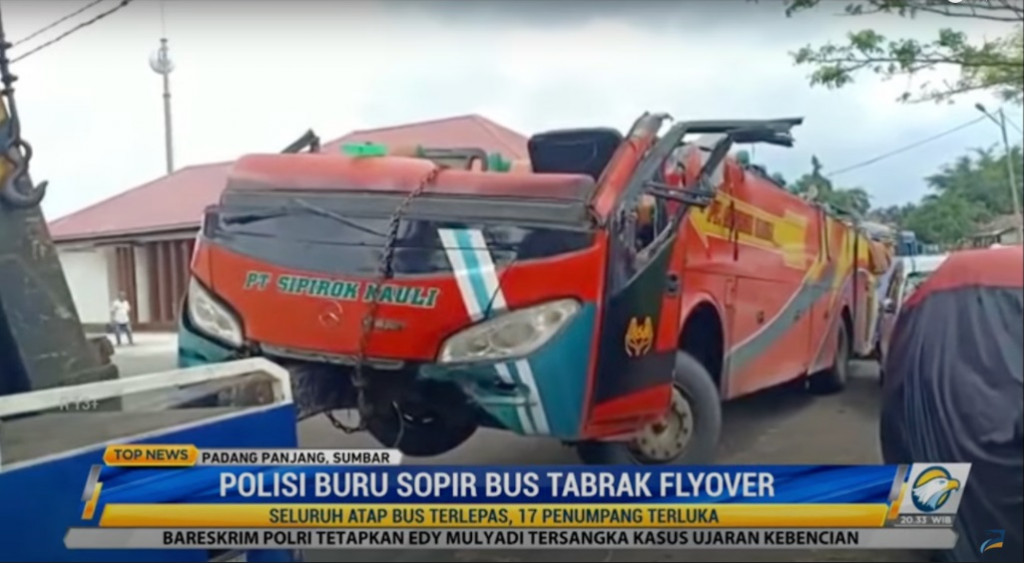 Sopir Bus Tabrak Flyover Hingga Atap Copot Belum Ditemukan - Medcom.id Sopir Bus Tabrak Flyover Hingga Atap Copot Belum Ditemukan - Medcom.id