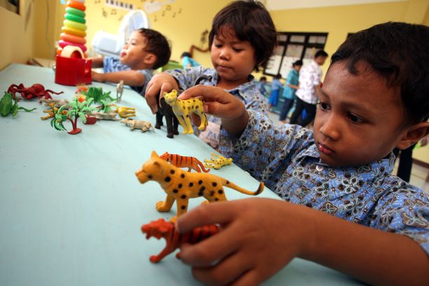 6 Cara Mengajarkan Anak Membaca Tanpa Mengeja 6 Cara Mengajarkan Anak Membaca Tanpa Mengeja