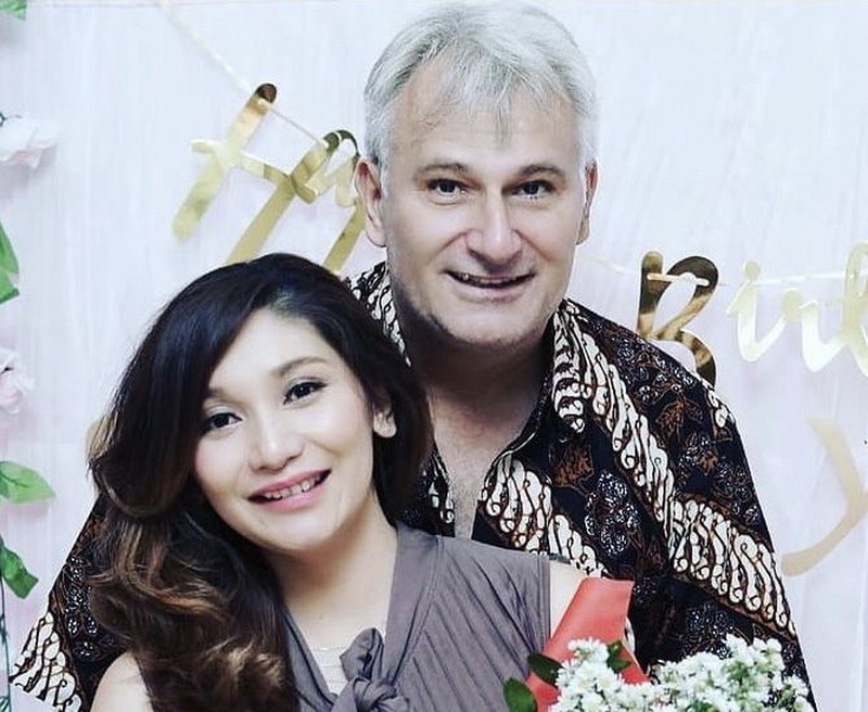 Baby Margaretha Syok Temukan Suaminya Meninggal di Meja Makan