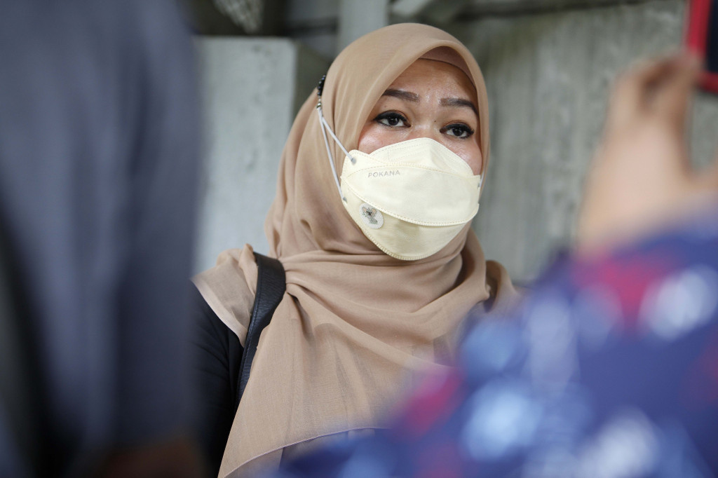 Keluarga Sebut Bupati Nonaktif Paser Utara Korban Politik Demokrat Keluarga Sebut Bupati Nonaktif Paser Utara Korban Politik Demokrat