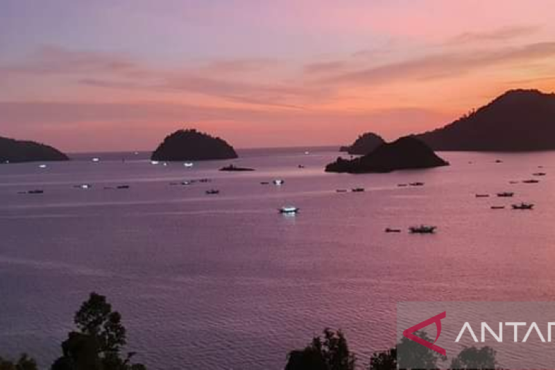 Pemkab Pesisir Selatan Benahi Destinasi Wisata Sambut Libur Lebaran Pemkab Pesisir Selatan Benahi Destinasi Wisata Sambut Libur Lebaran