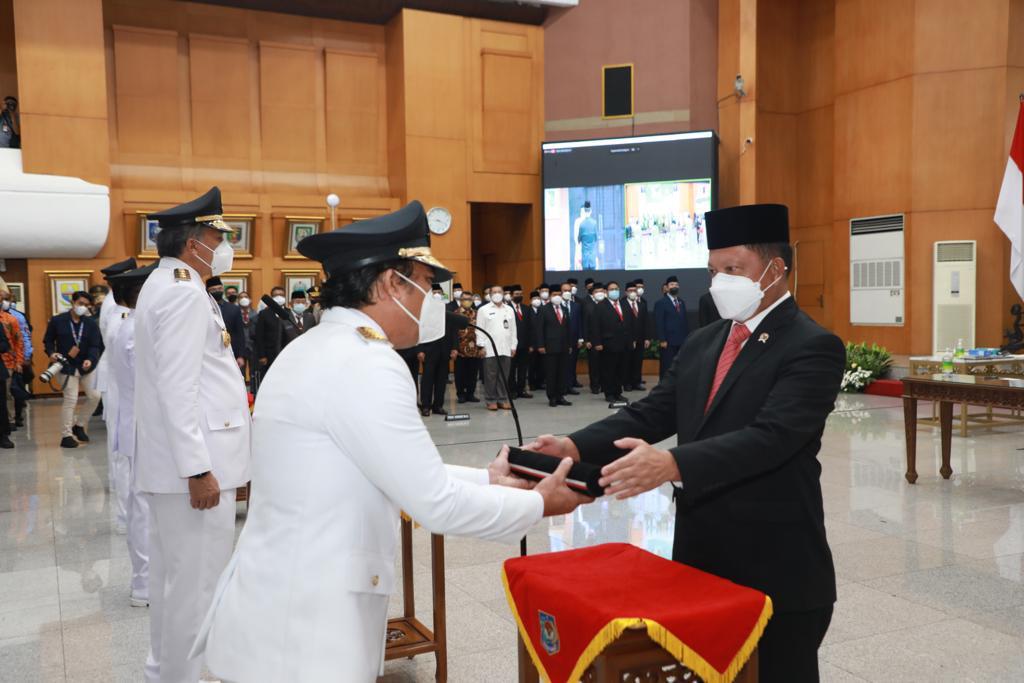 Pj Gubernur Al Muktabar Lantik Pj Sekda Banten Pj Gubernur Al Muktabar Lantik Pj Sekda Banten