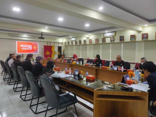Perbedaan Assistant, Associate, dan Adjunct Professor di Perguruan ...