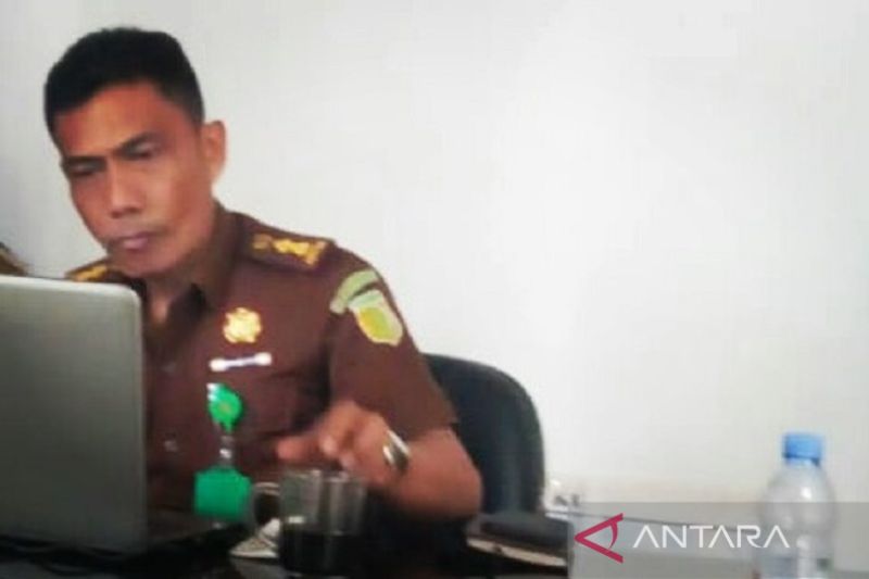 Sekretaris KPU SBB Ditetapkan Tersangka Dugaan Korupsi Dana Hibah Sekretaris KPU SBB Ditetapkan Tersangka Dugaan Korupsi Dana Hibah