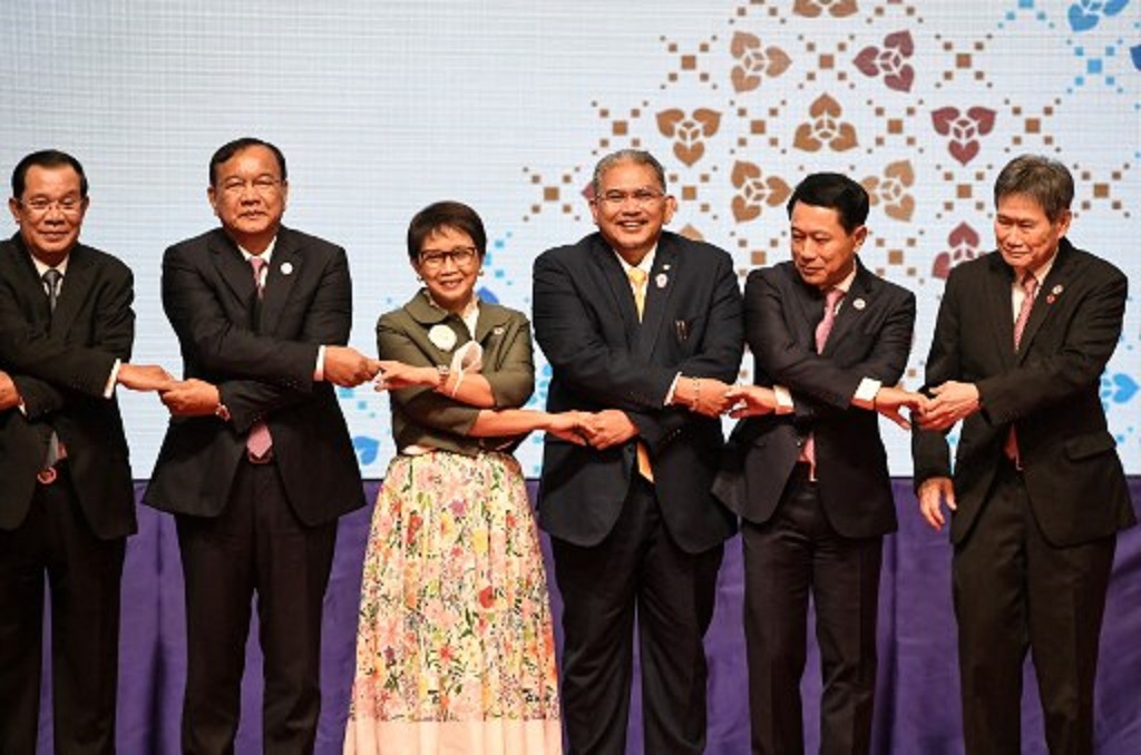 ASEAN Tidak Boleh Tersandera Myanmar ASEAN Tidak Boleh Tersandera Myanmar