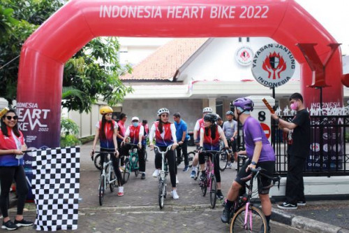 Memperingati Hari Jantung Sedunia, YJI Gelar Indonesia Heart Bike 2022