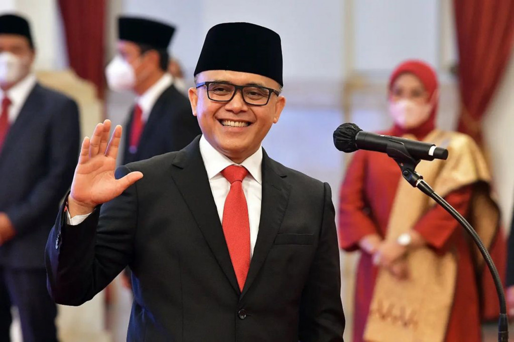 Jokowi Resmi Lantik Azwar Anas Jadi Menpan RB Jokowi Resmi Lantik Azwar Anas Jadi Menpan RB