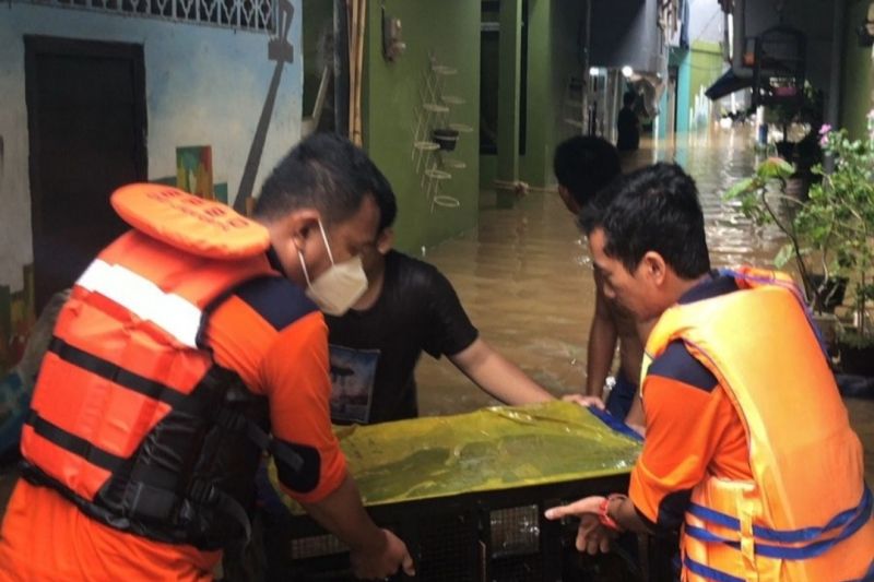 Anies Siagakan Ratusan Pompa demi Alirkan Genangan Anies Siagakan Ratusan Pompa demi Alirkan Genangan