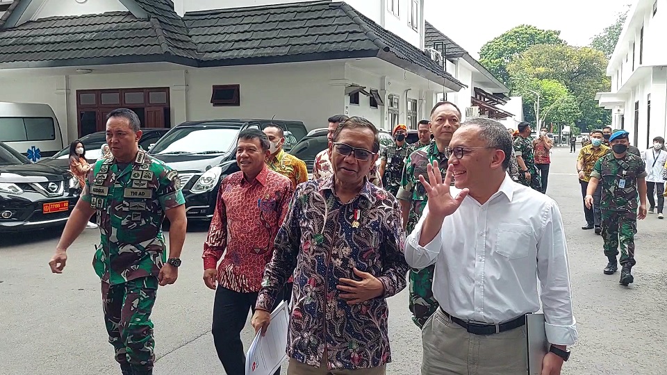 Mahfud MD Gelar Rapat Tertutup dengan Panglima TNI dan Kepala BRIN ... Mahfud MD Gelar Rapat Tertutup dengan Panglima TNI dan Kepala BRIN ...