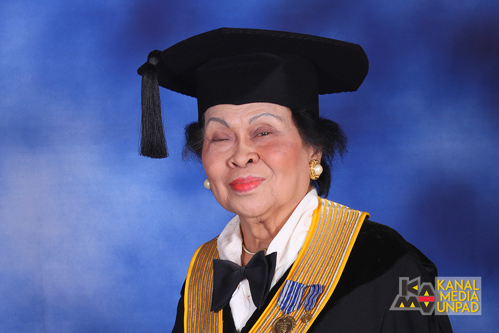 Guru Besar FIB Unpad Partini Sardjono Tutup Usia