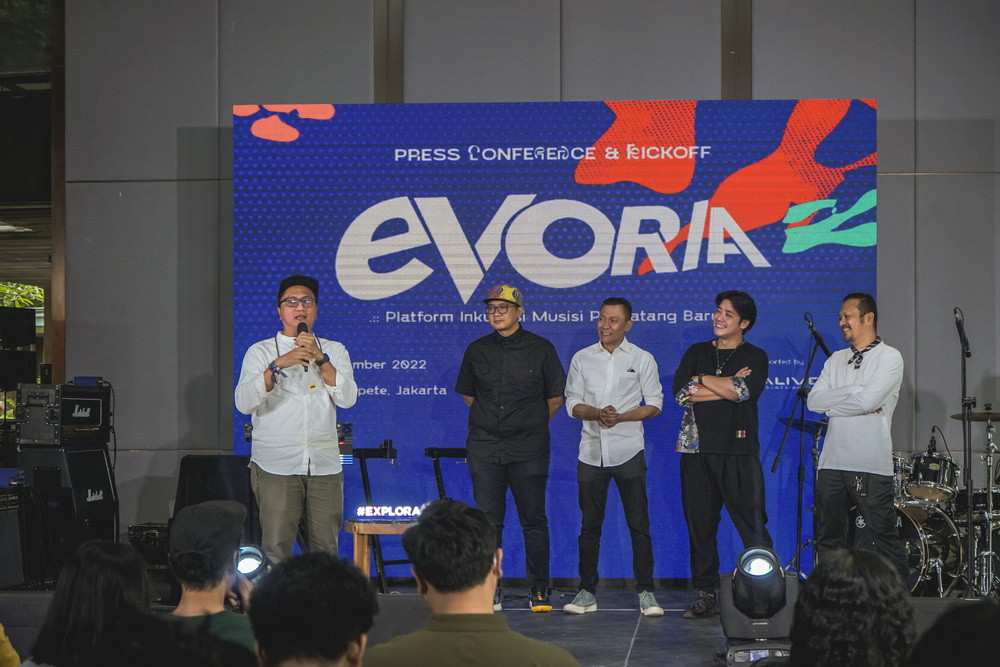 Endah N Rhesa hingga Jimi Multhazam Siap Gembleng Musisi Baru lewat Evoria Endah N Rhesa hingga Jimi Multhazam Siap Gembleng Musisi Baru lewat Evoria