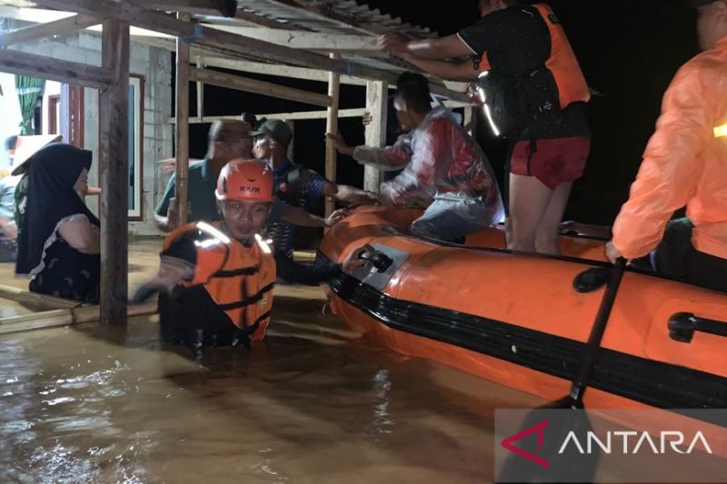 Tim SAR Gorontalo Utara Mulai Evakuasi Warga Terdampak Banjir