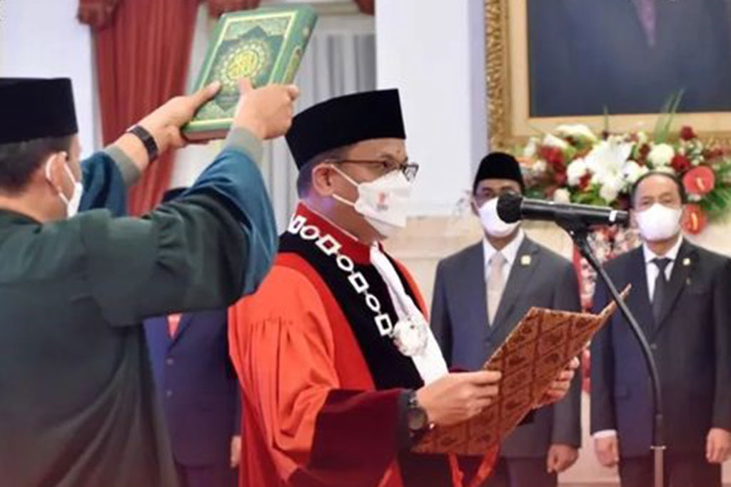 Jokowi Saksikan Pengucapan Sumpah dan Lantik Pejabat Negara Jokowi Saksikan Pengucapan Sumpah dan Lantik Pejabat Negara