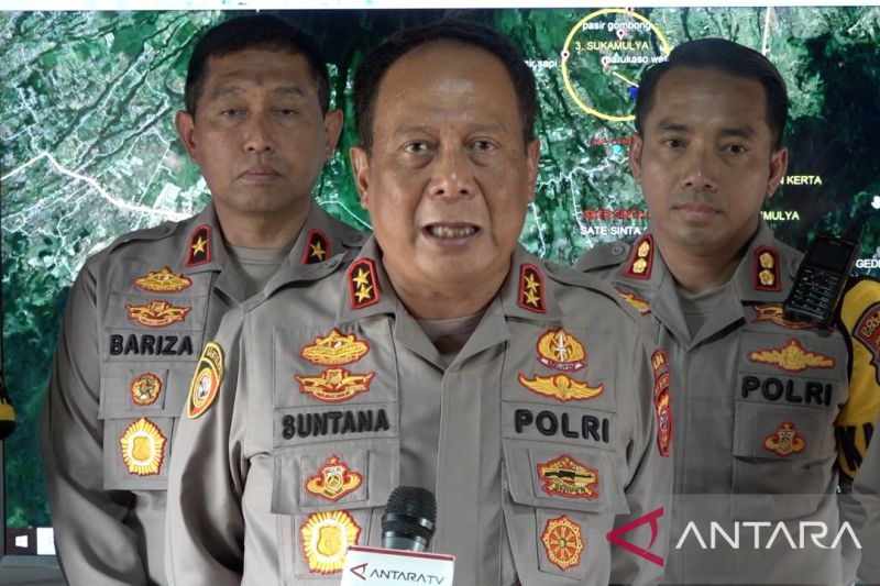 Kapolda Jabar Pastikan Tindak Pengadang Bantuan Gempa Cianjur Kapolda Jabar Pastikan Tindak Pengadang Bantuan Gempa Cianjur