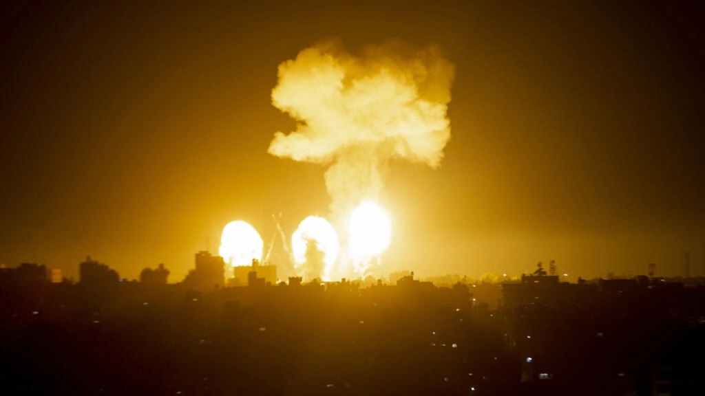 Balas Serangan Roket, Israel Gempur Situs Hamas di Jalur Gaza Balas Serangan Roket, Israel Gempur Situs Hamas di Jalur Gaza