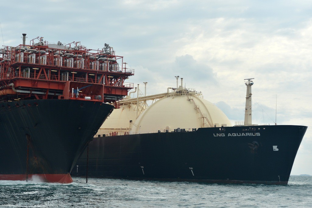 SKK Migas Minta Kapal Tanker Hati-hati Cuaca Ekstrem SKK Migas Minta Kapal Tanker Hati-hati Cuaca Ekstrem