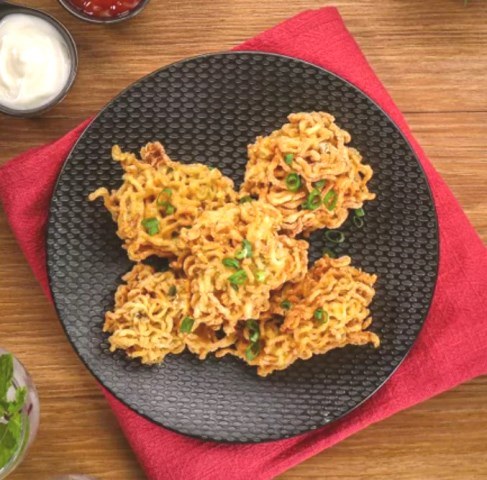 Mi Telur Crispy Camilan yang Pas di Suasana Dingin dan Hujan