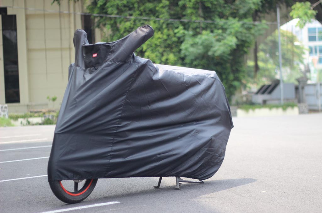 Gunakan Bahan Ini Sebagai Cover Motor, Minim Resiko Baret