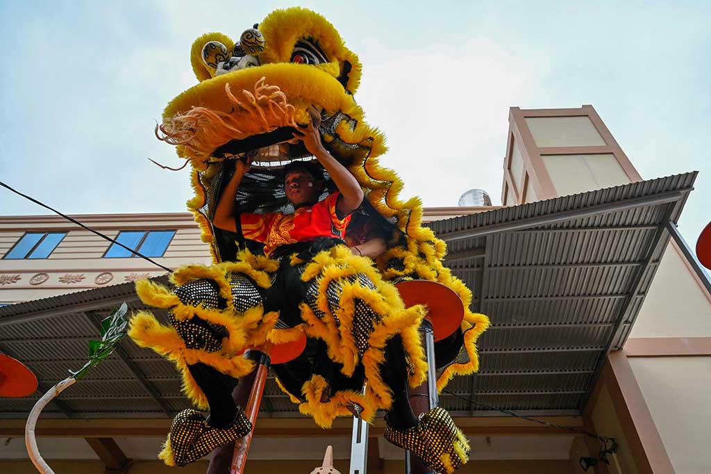 Atraksi Barongsai Meriahkan Perayaan Imlek di Aceh Atraksi Barongsai Meriahkan Perayaan Imlek di Aceh