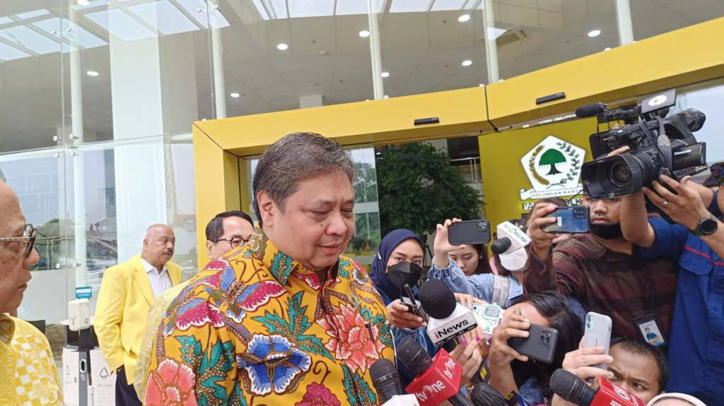 Airlangga Bertemu Surya Paloh, Ini yang akan Dibahas - Medcom.id Airlangga Bertemu Surya Paloh, Ini yang akan Dibahas - Medcom.id