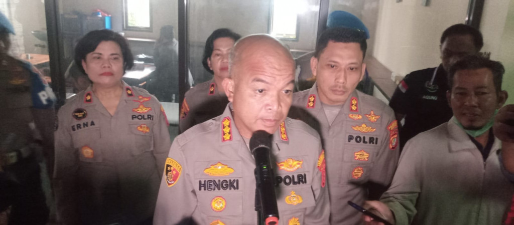 Salah Satu Wanita yang Tewas Dicor Ditemukan Tanpa Pakaian Dalam Salah Satu Wanita yang Tewas Dicor Ditemukan Tanpa Pakaian Dalam
