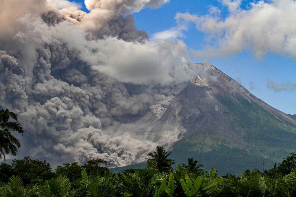 Gunung Merapi Erupsi!