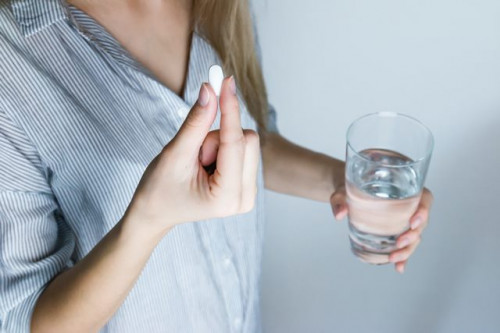 Begini Cara Minum Obat yang Tepat Saat Puasa