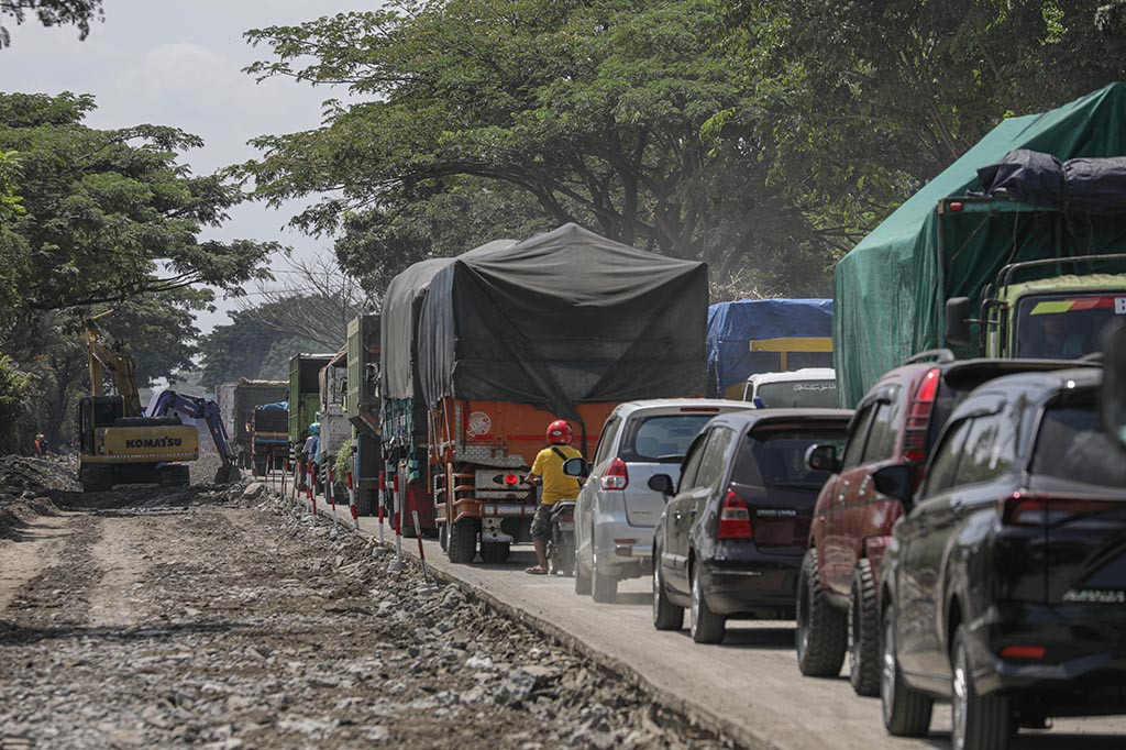 Perbaikan Jalan, Jalur Pantura Macet Parah