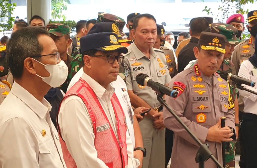 Kapolri Evaluasi Penerapan One Way untuk Urai Kemacetan Kapolri Evaluasi Penerapan One Way untuk Urai Kemacetan