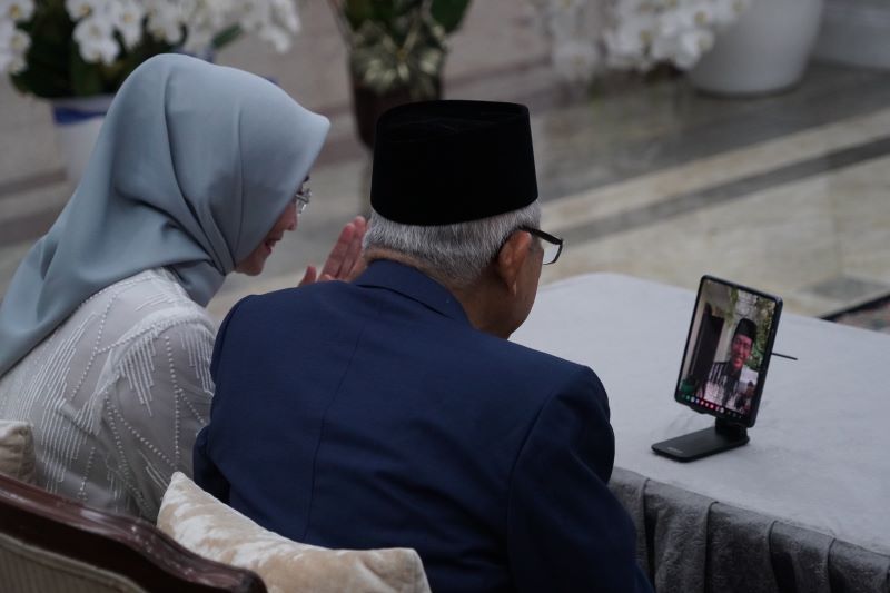 Rayakan Idulfitri Jokowi Maruf Amin Silaturahmi Secara Virtual