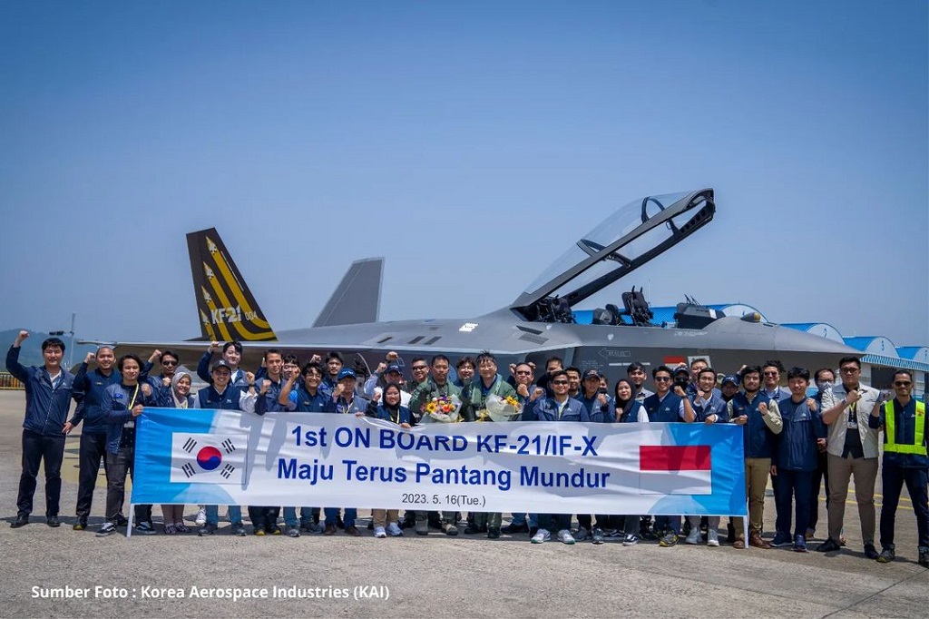Penerbang TNI AU Sukses Uji Perdana Jet Tempur KFX/IFX-21