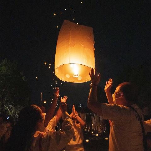 5 Tips Rayakan Festival Lampion Waisak 2023 di Candi Borobudur