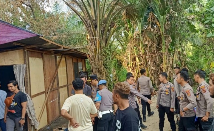 Polisi Gerebek Pondok Narkoba di Jambi, 4 Pemakai Nekat Lompat ke Sungai Polisi Gerebek Pondok Narkoba di Jambi, 4 Pemakai Nekat Lompat ke Sungai
