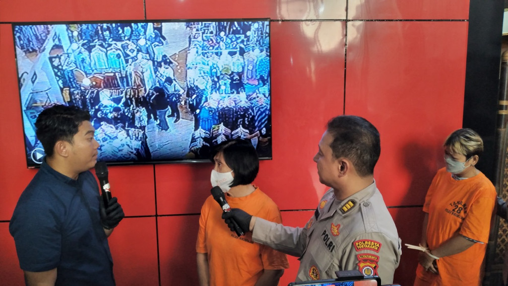 Polisi Tangkap 2 Perempuan Pencopet yang Beraksi di Malioboro Polisi Tangkap 2 Perempuan Pencopet yang Beraksi di Malioboro