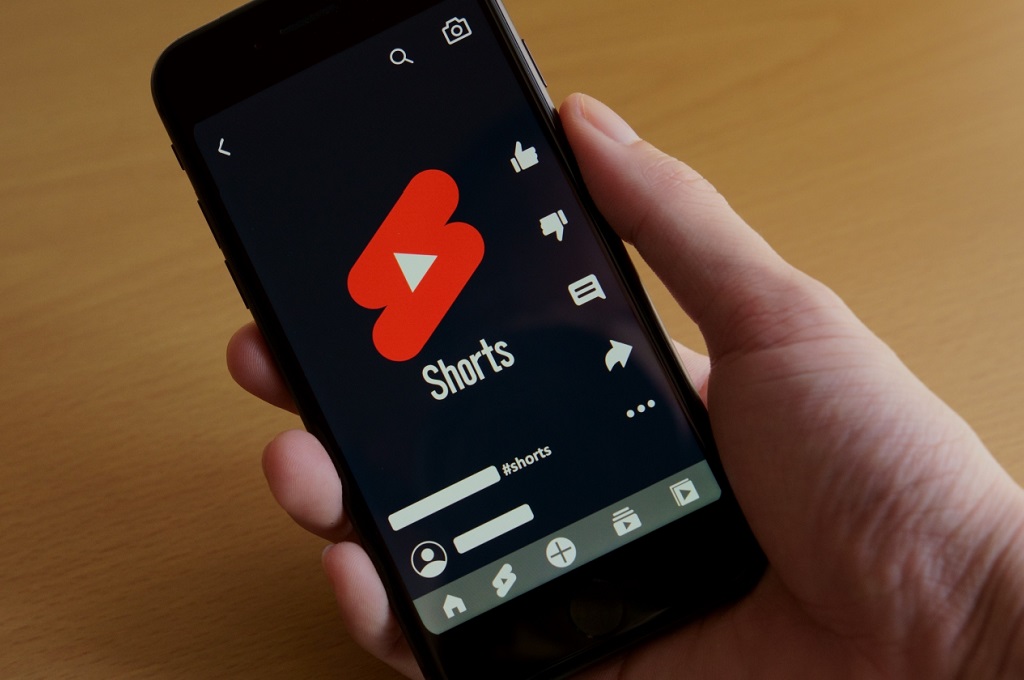 YouTube Tambahkan Fitur Baru ke Short Serupa TikTok