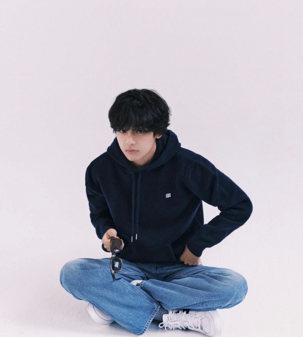 Album Solo V BTS Layover Rilis 8 September, Ini Track List-nya