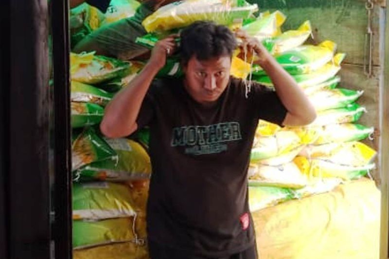 50 Ton Beras Bulog di Samarinda Dijual dengan Harga Murah 50 Ton Beras Bulog di Samarinda Dijual dengan Harga Murah