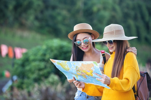 Beda Traveling dengan dan Tanpa Tour Guide
