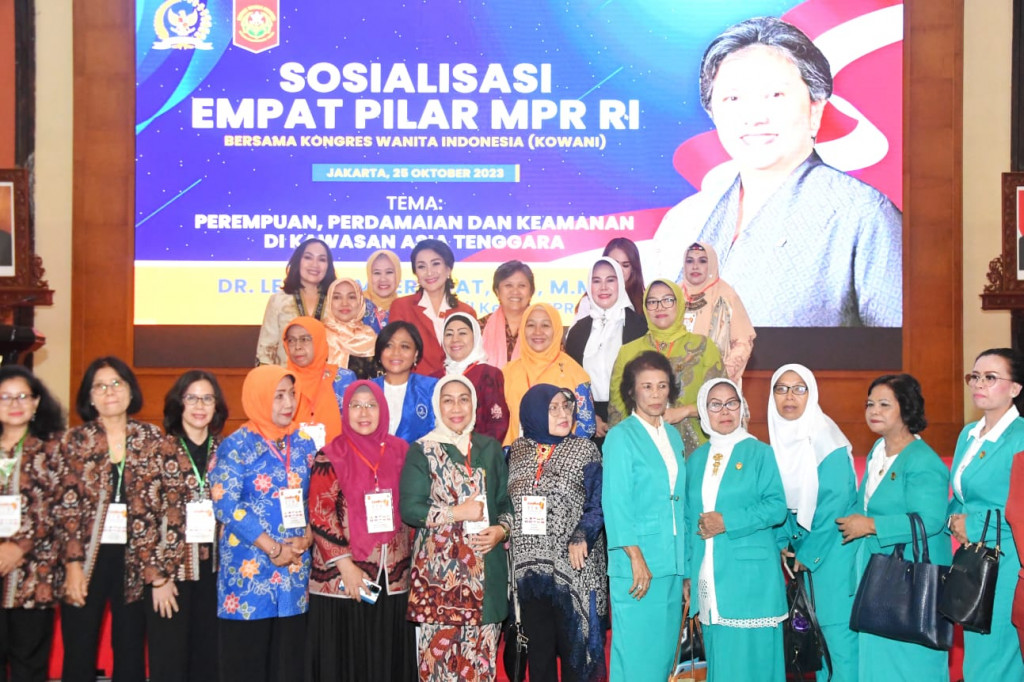 Lestari Moerdijat: Perempuan adalah Tiang Negara Lestari Moerdijat: Perempuan adalah Tiang Negara