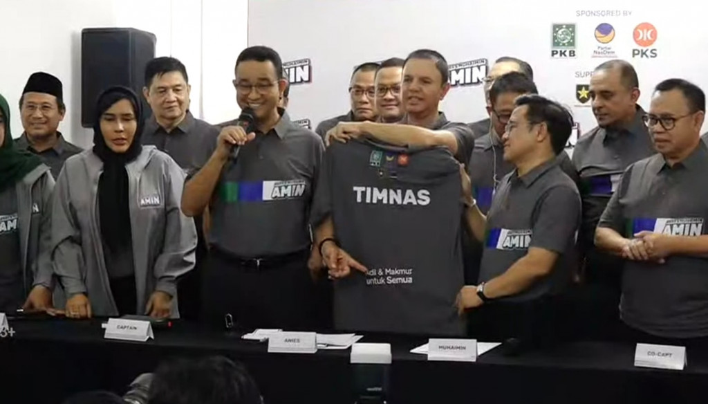 Anies Pamerkan Jersey Timnas AMIN, Begini Penampakannya