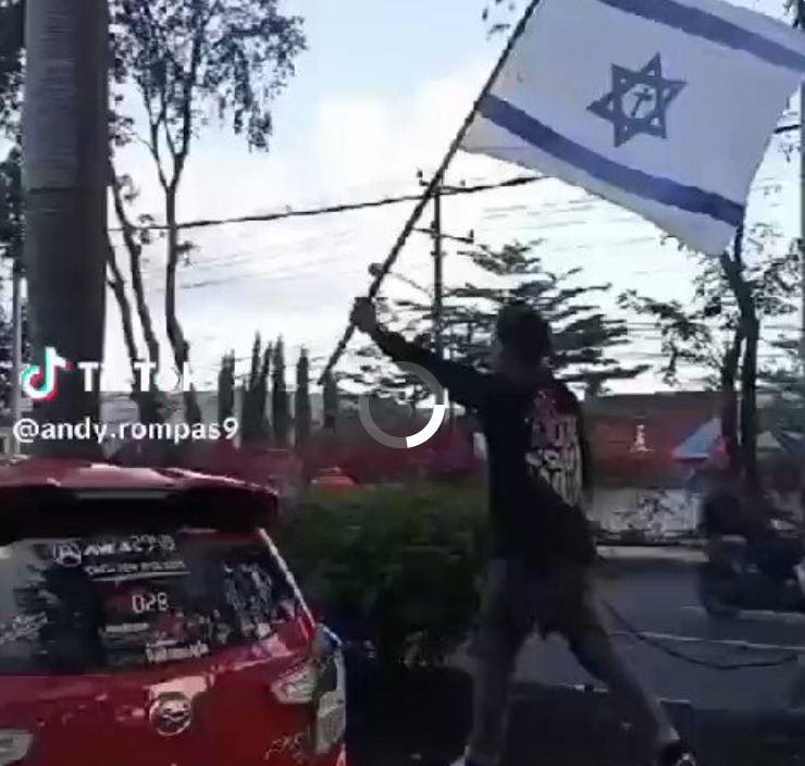 7 Fakta Bentrok Di Bitung Ada Massa Pamer Bendera Israel