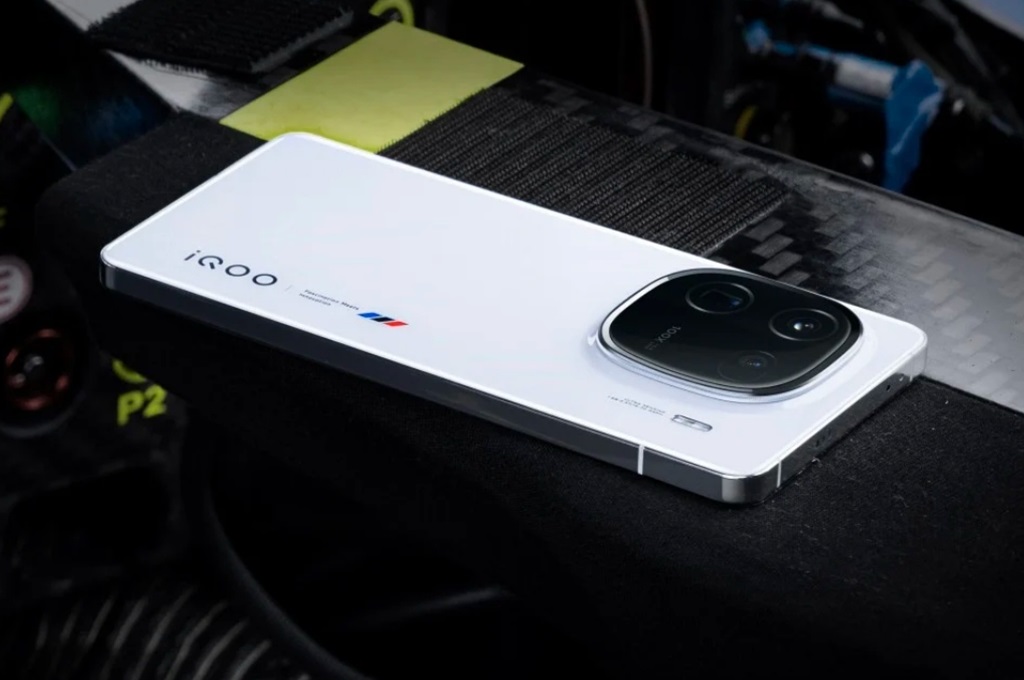 Siap-Siap, iQoo 12 Jadi Hape Snapdragon 8 Gen 3 Pertama di Indonesia Hari Ini!