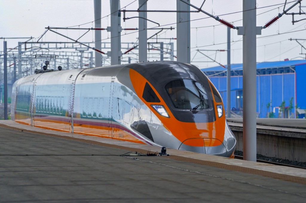 Kereta Cepat Whoosh Sudah Layani 718 Ribu Penumpang Kereta Cepat Whoosh Sudah Layani 718 Ribu Penumpang