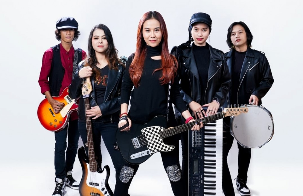 Pengaruh Avril Lavigne dan Paramore di Album Perdana Mayang Voice Band